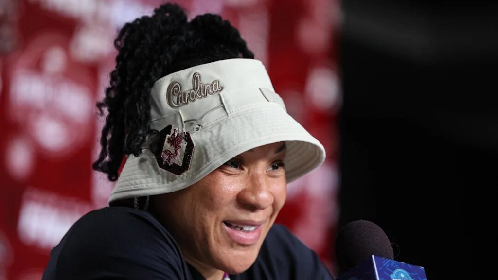 SAD NEWS: South Carolina Fans Shed Tears and Prayed for Dawn Staley ...