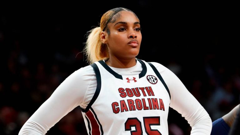 ESPN: Saniyah Hall commits to South Carolina women's basketball